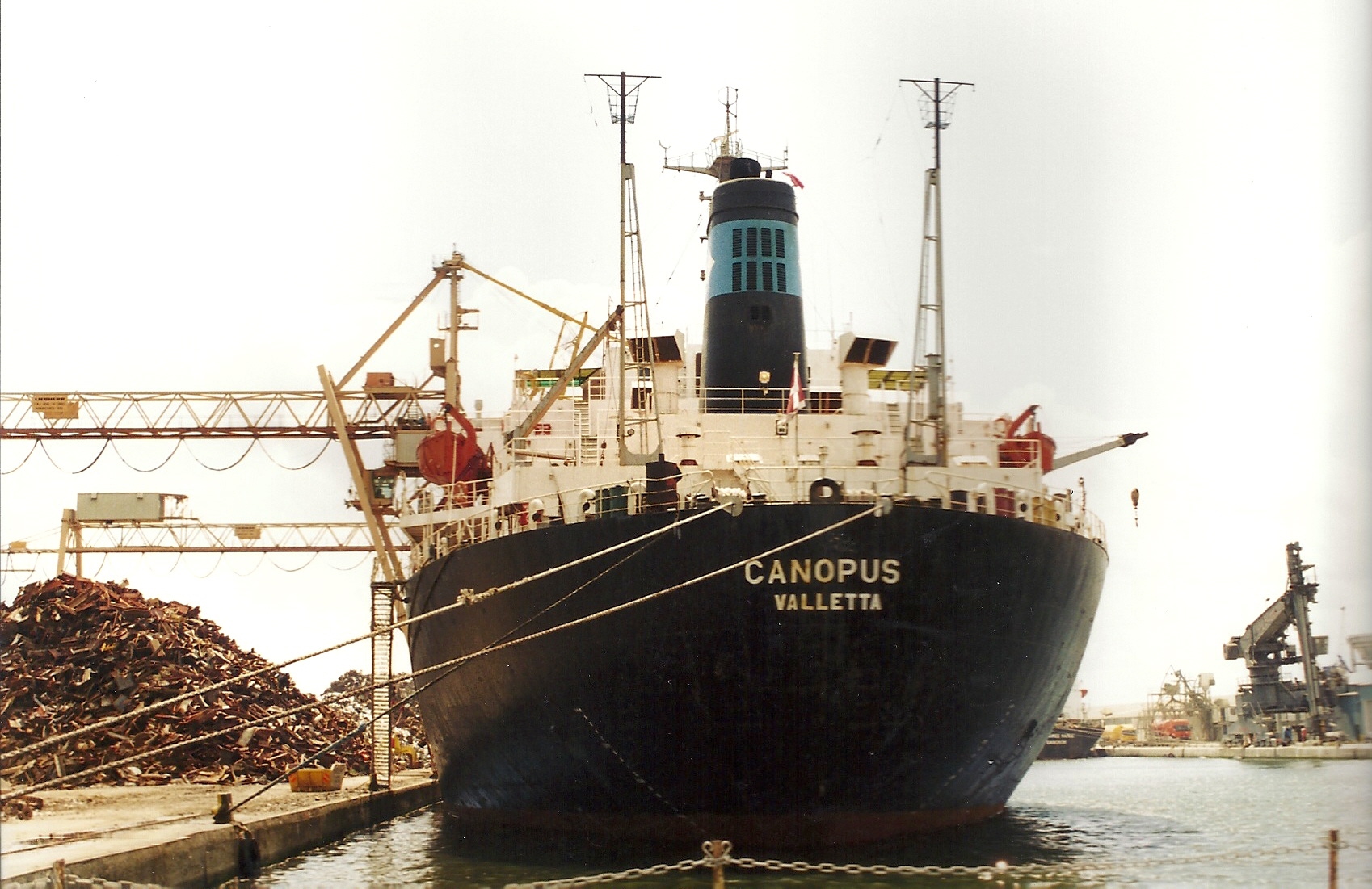 CANOPUS loading scrap metal | Bulk carriers | Tilbury and Chadwell Memories