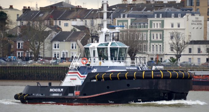 INCHCOLM passing Tilbury. | Tugs: SUN and others | Tilbury and Chadwell Memories