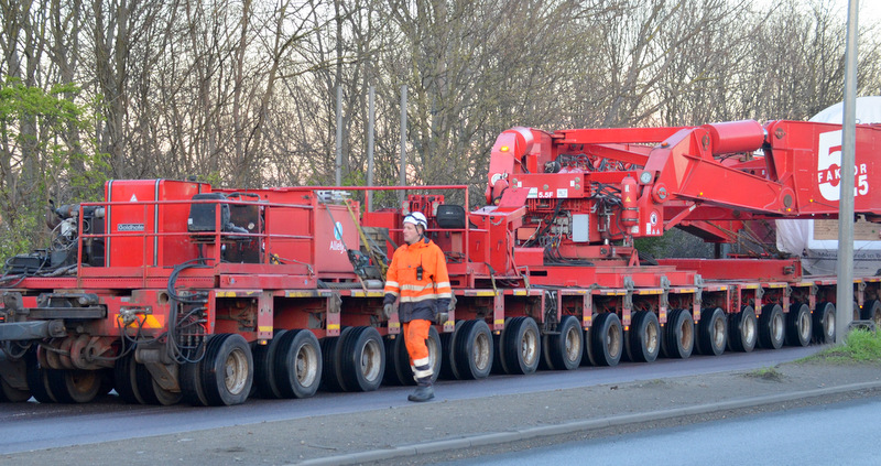 Abnormal load leaving Tilbury Docks | Transport | Tilbury and Chadwell ...