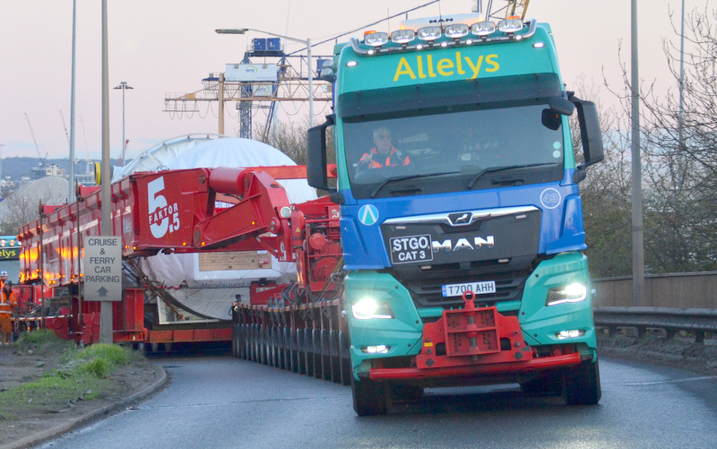 Abnormal load leaving Tilbury Docks | Transport | Tilbury and Chadwell ...