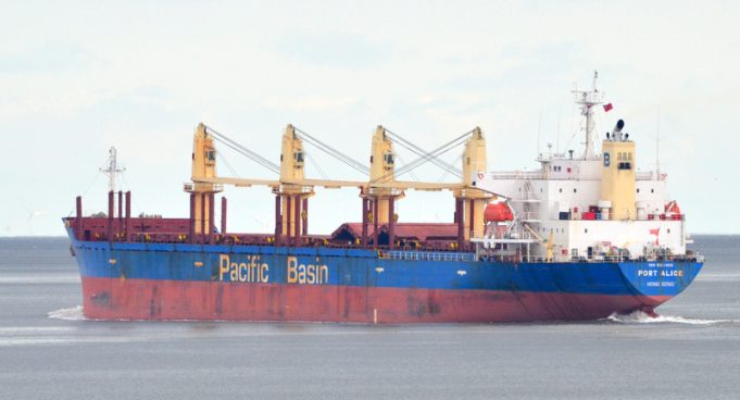 PORT ALICE leaving the Thames | Bulk carriers | Tilbury and Chadwell ...