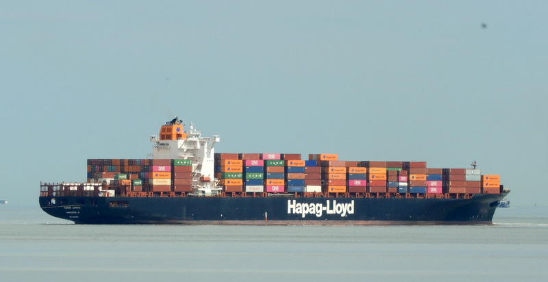 HUDSON EXPRESS on the Thames | Container Ships | Tilbury and Chadwell ...