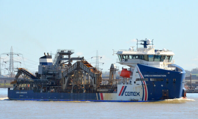 CEMEX GO INNOVATION passing Tilbury | Transport - ships | Tilbury and ...