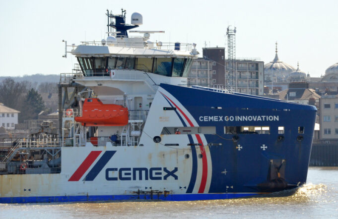 CEMEX GO INNOVATION passing Tilbury | Transport - ships | Tilbury and ...